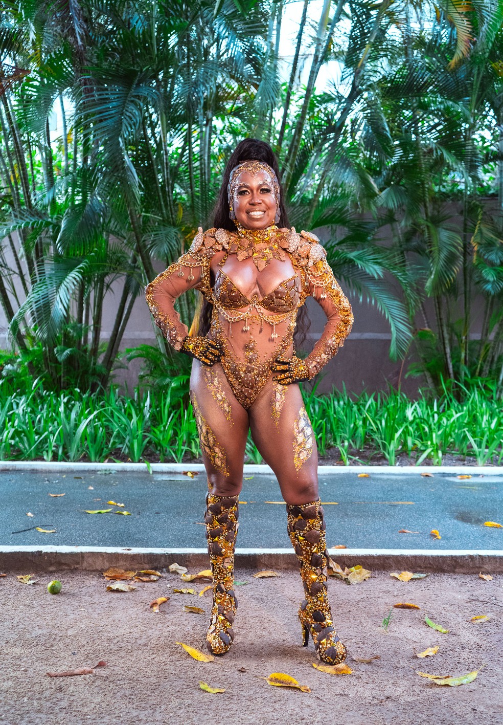 Musa da Unidos de Padre Miguel, Elis de Sá se veste de cágado em ...