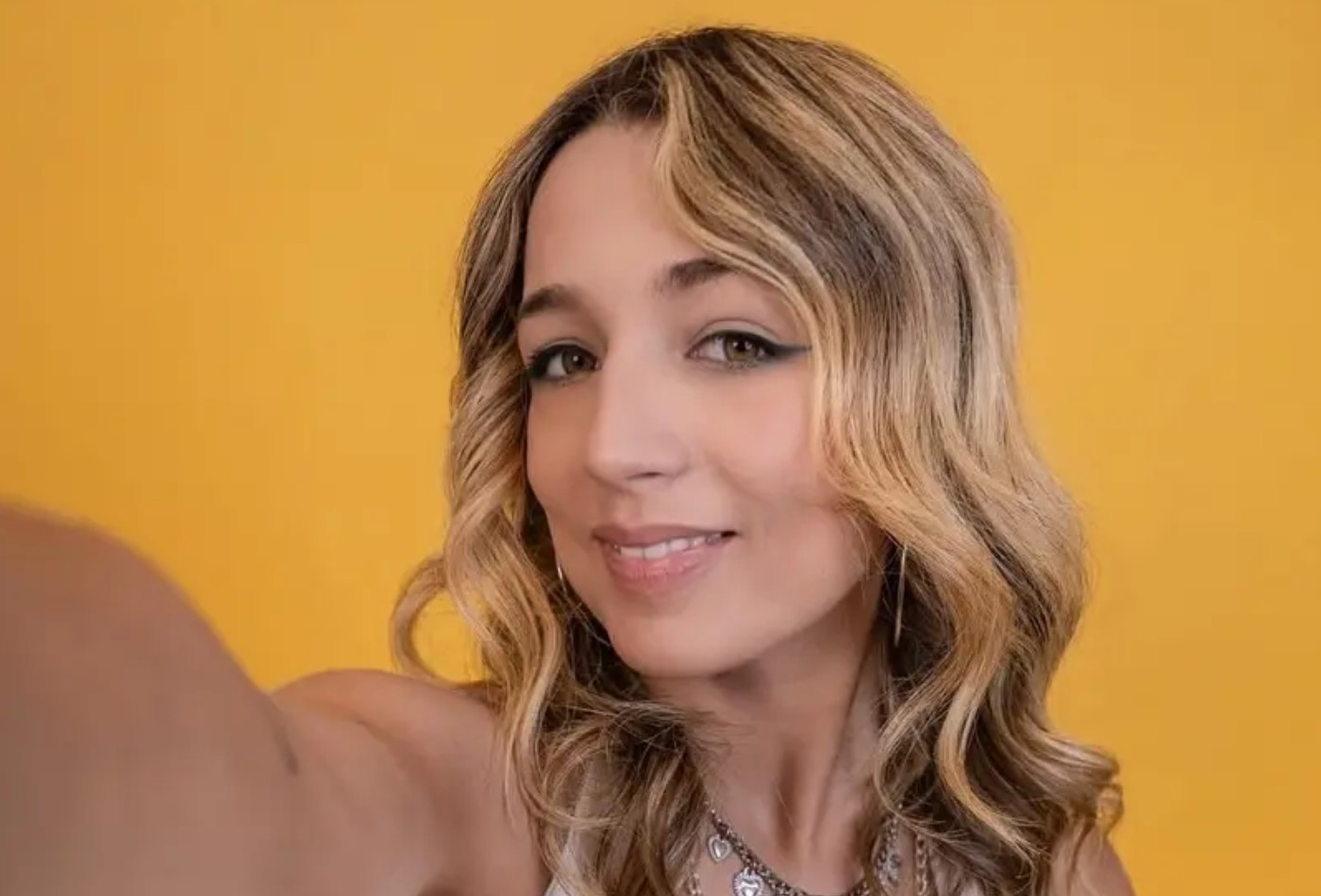 Equipe de Samira denuncia ameaças após ataques em live