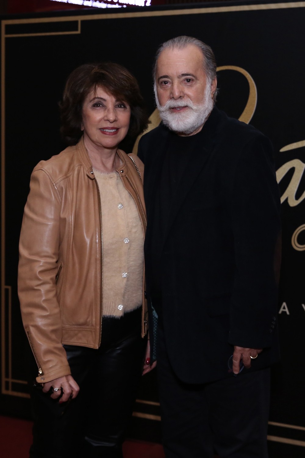 Tony Ramos curte show com a mulher, com quem é casado há 53 anos