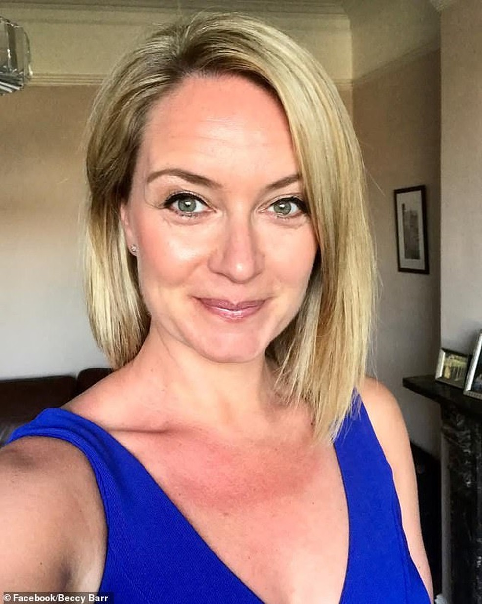 Beccy Barr, a ex-apresentadora de TV — Foto: Reprodução/Facebook