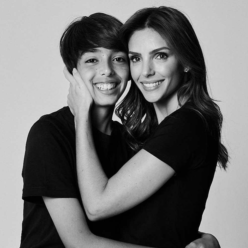 Carol Celico parabeniza seu primogênito com Kaká pelos 16 anos: 'O 1º amor'