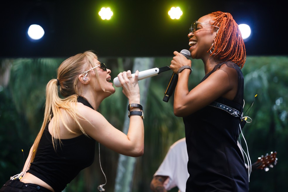 Luísa Sonza leva novo namorado para show surpresa em São Paulo