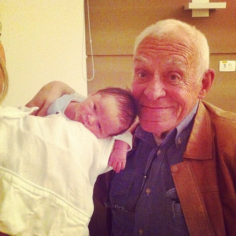 Casado com cantora, filho de locutora: Conheça a família famosa de ...