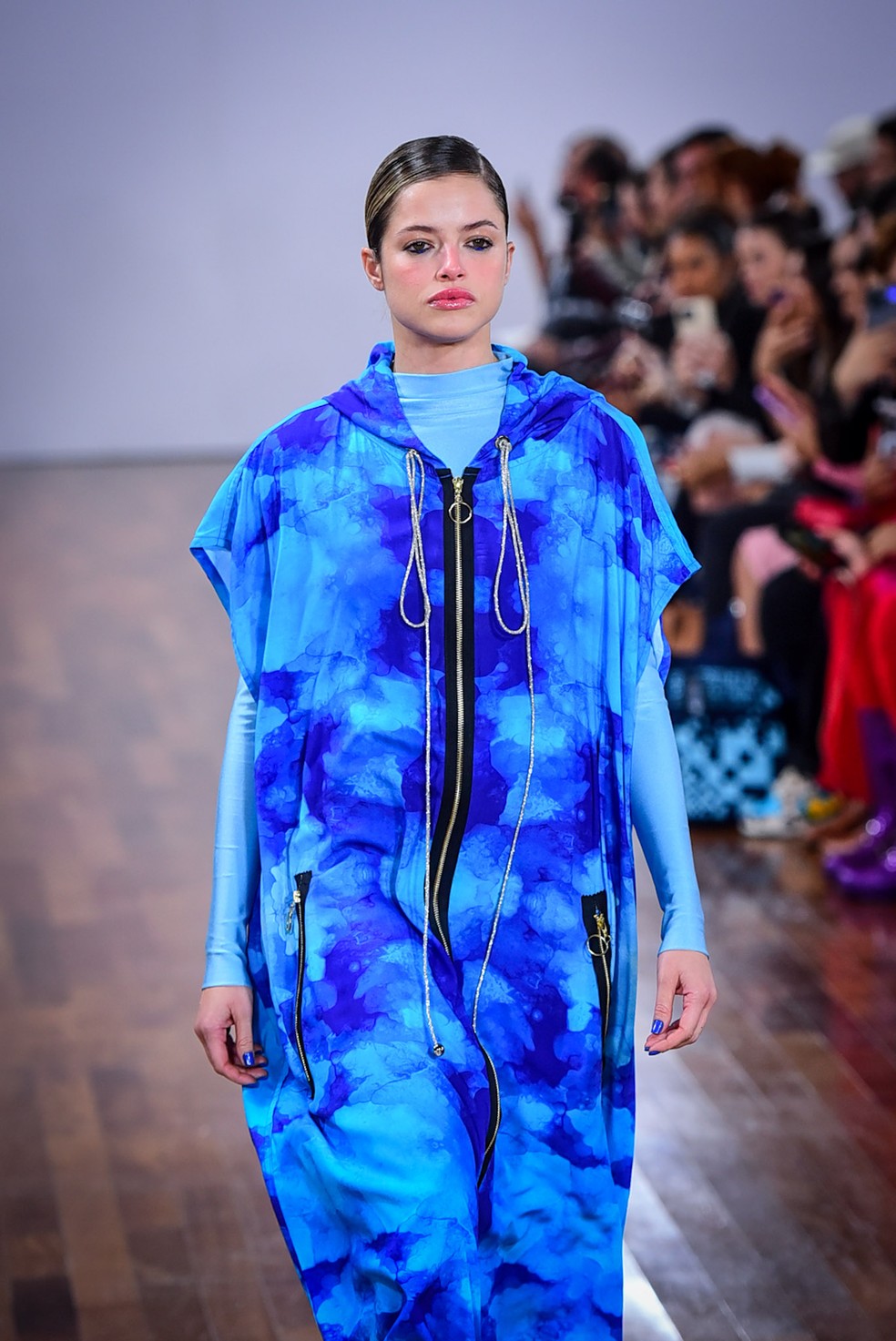 Agatha Moreira volta às passarelas do SPFW depois de 10 anos e posa ao ...