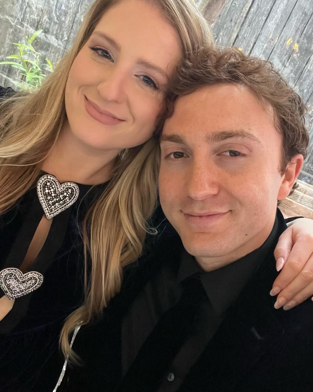 Meghan Trainor dá à luz e apresenta o segundo filho com Daryl Sabara
