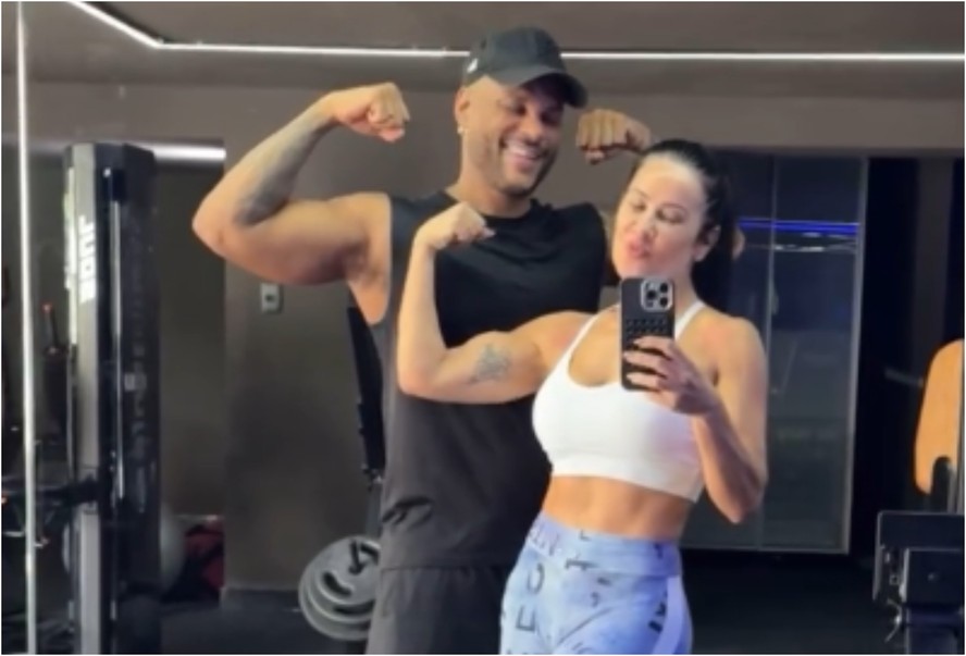 Disputa de 'shape'! Scheila Carvalho exibe músculos com Tony Salles ...