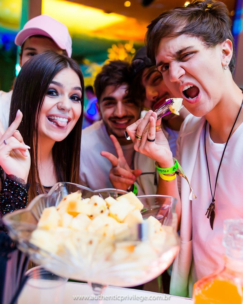 Viih Tube resgata fotos de dez anos atrás e entra na trend nostálgica; veja