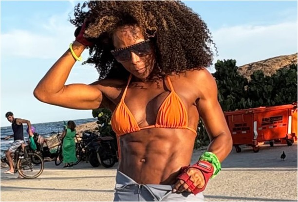 Saiba tudo sobre: Adriana Bombom