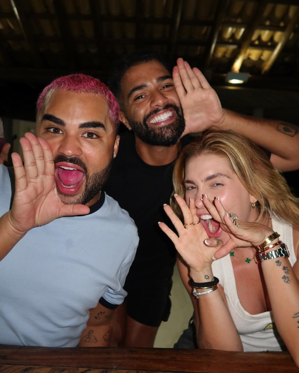 Poliana Rocha 'baba' por Leonardo, Zé Felipe e neto em festa da família ...