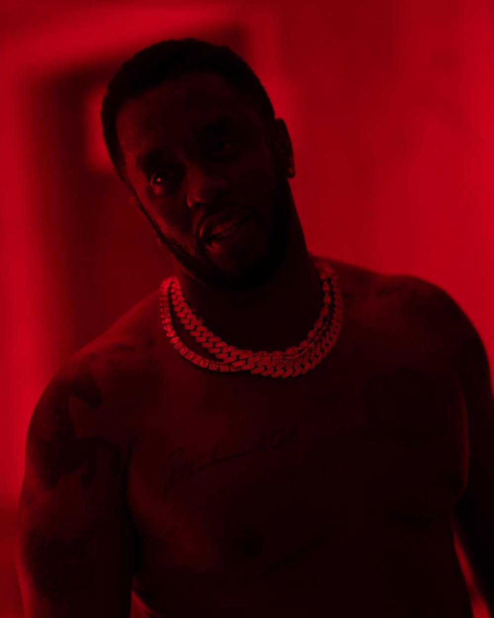 Rapper Diddy presenteia as filhas gêmeas de 16 anos com carros de luxo