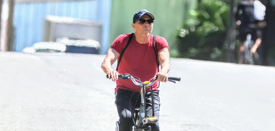 Tony Bellotto se exercita ao ar livre no Rio