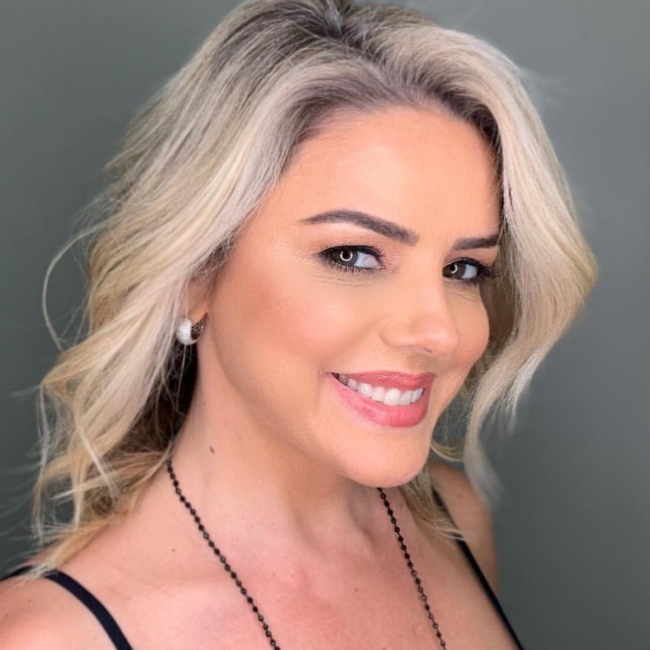 Saiba tudo sobre: Mari Alexandre