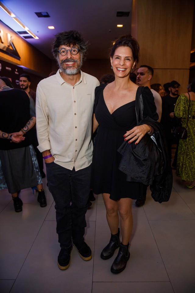Helena Ranaldi faz rara aparição com o marido, o ator e diretor Daniel ...