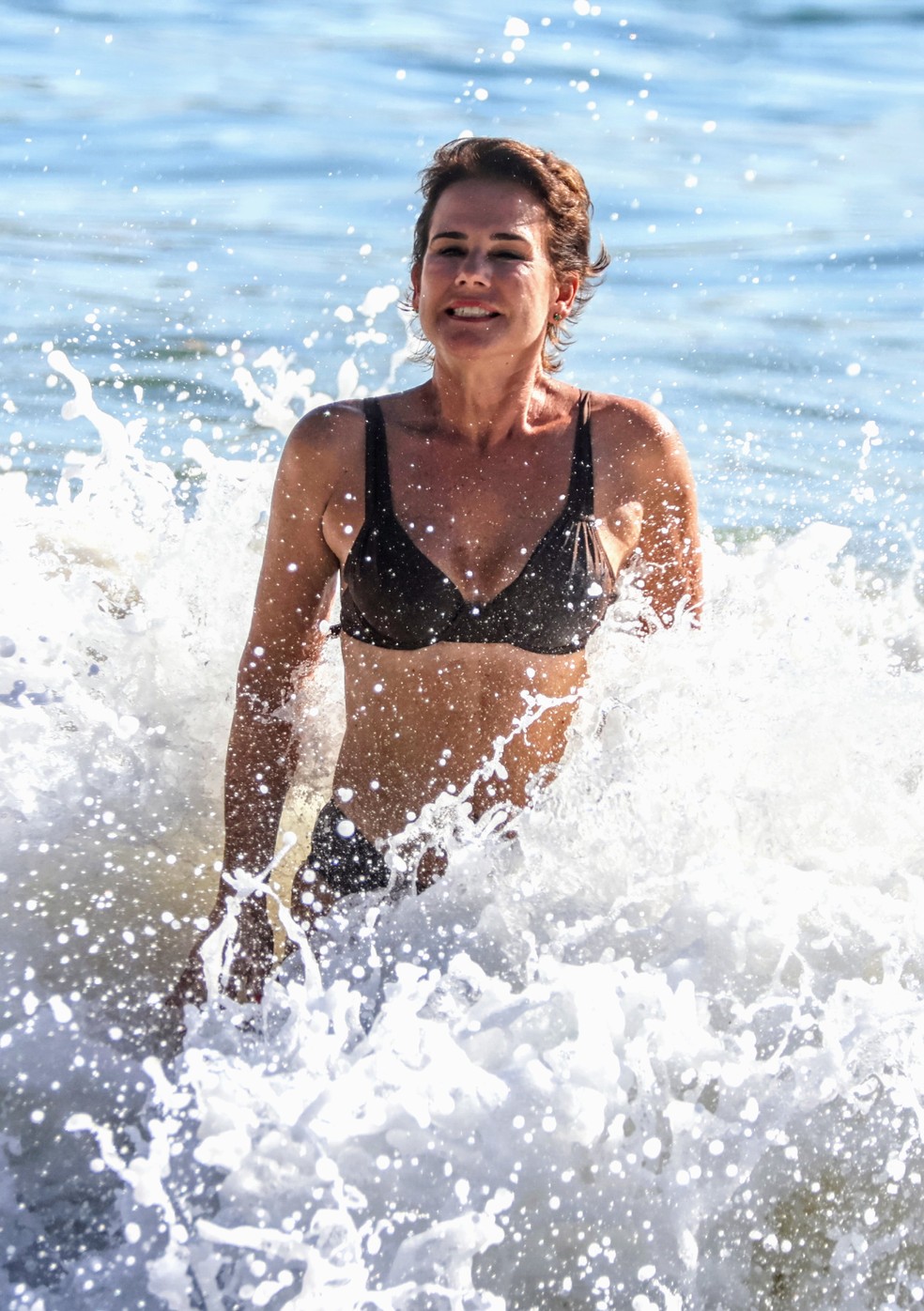 Deborah Secco, Isis Valverde, Ingrid Guimarães e mais famosos curtem domingo de sol ao ar livre