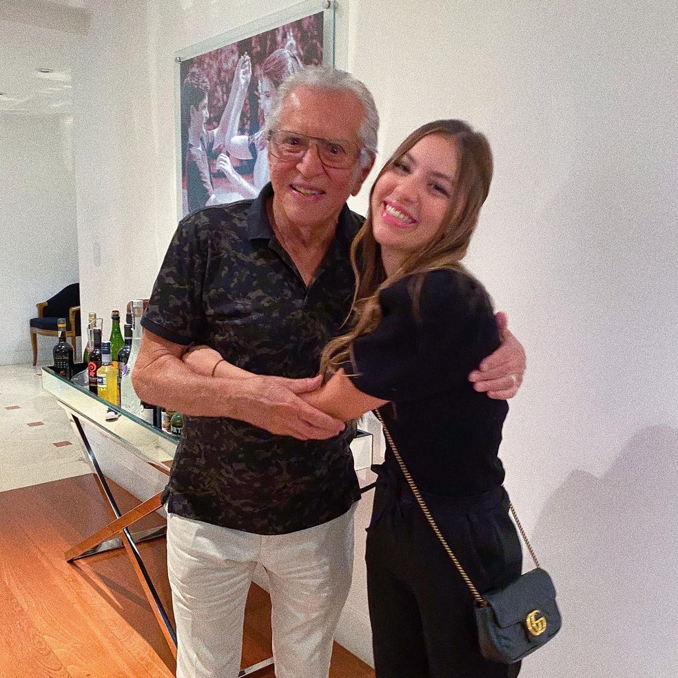 Bruna Furlan, neta de Carlos Alberto de Nóbrega, fala sobre retirada ...