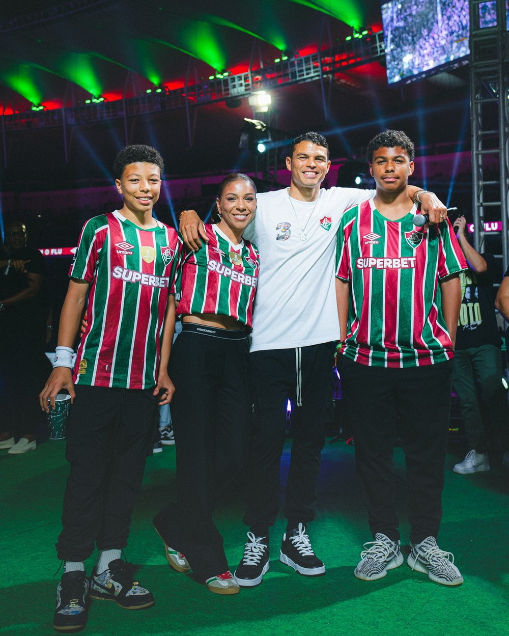 Filho de Belle e Thiago Silva segue os passos do pai e assina com o Chelsea