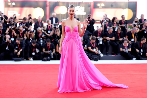Angelina Jolie lança filme sobre Maria Callas no Festival de Cinema de ...