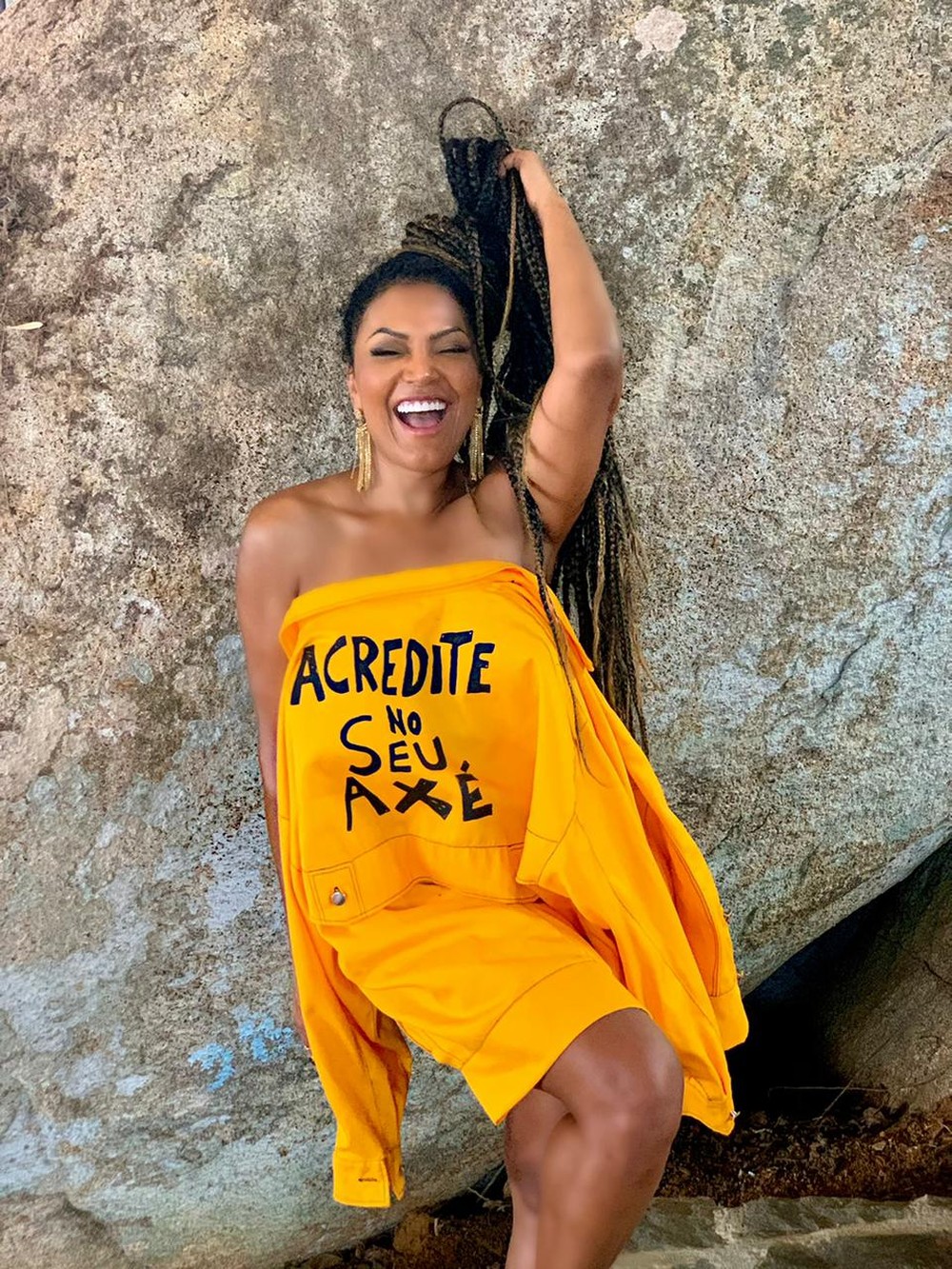 Simone Sampaio, madrinha da Dragões, intensifica cuidados com físico ...