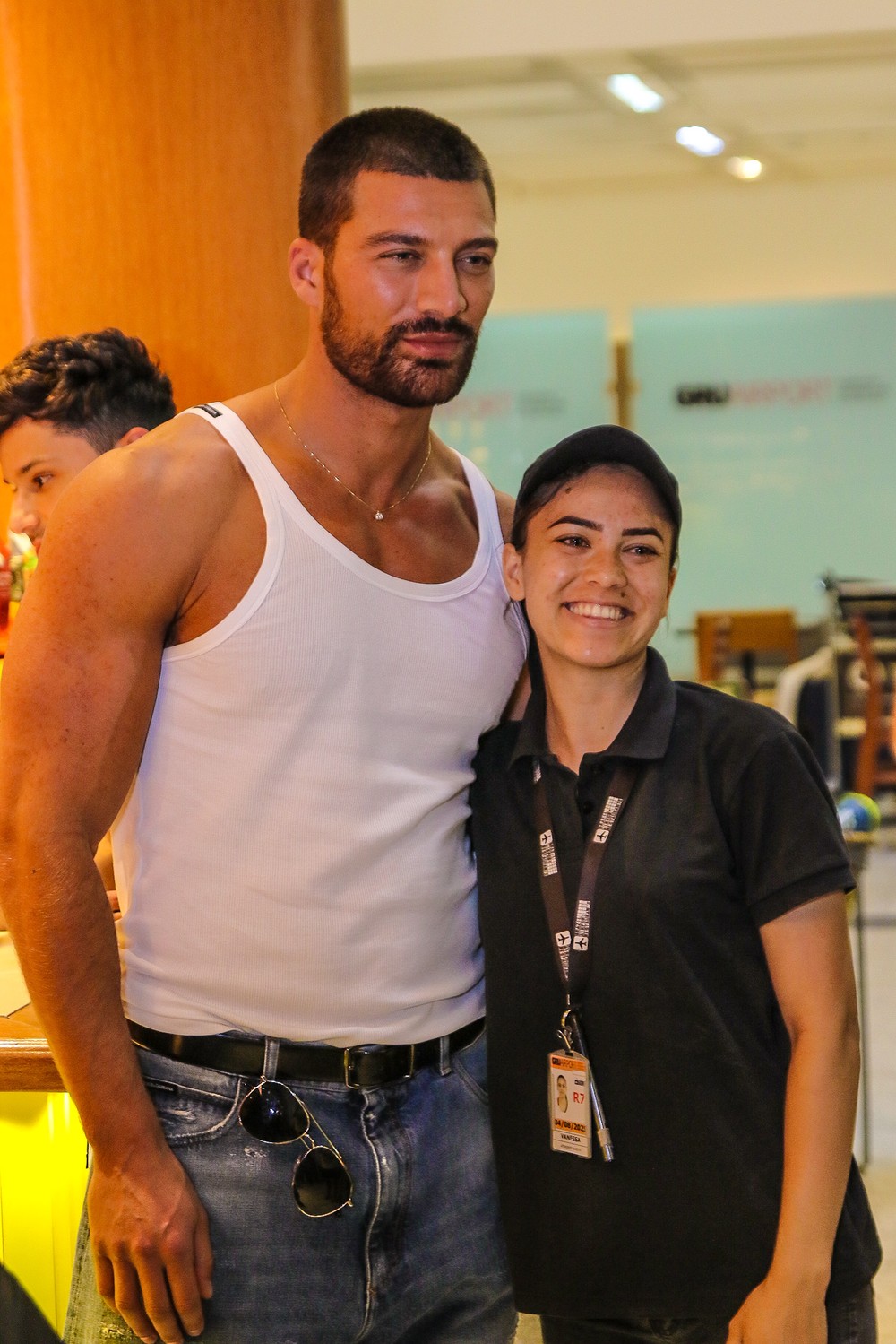 Ex de Anitta, galã italiano Simone Susinna volta ao Brasil com o irmão ...