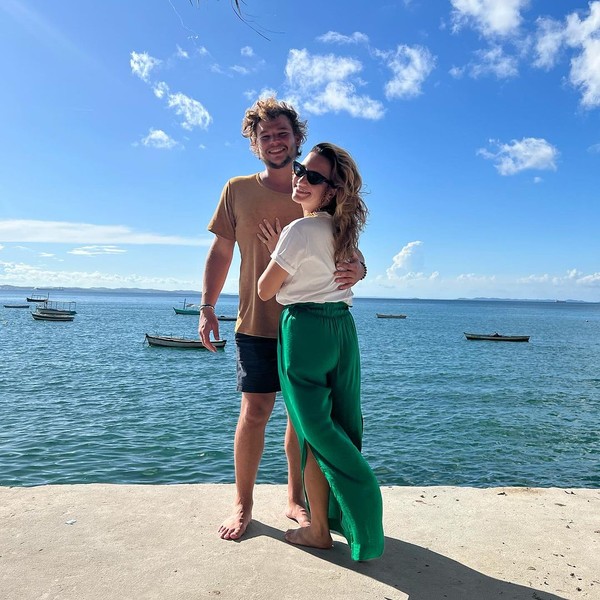 Lorena Comparato sobre namoro a distância: 'Há ciúme, tem que ter diálogo'