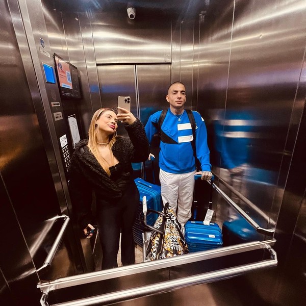 Lexa e Guimê embarcam para viagem internacional