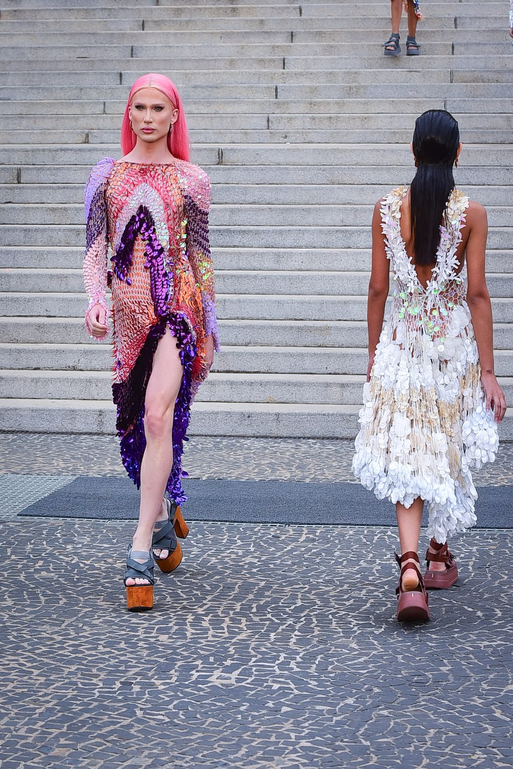 Após fazer história em Paris, Halessia desfila na SPFW