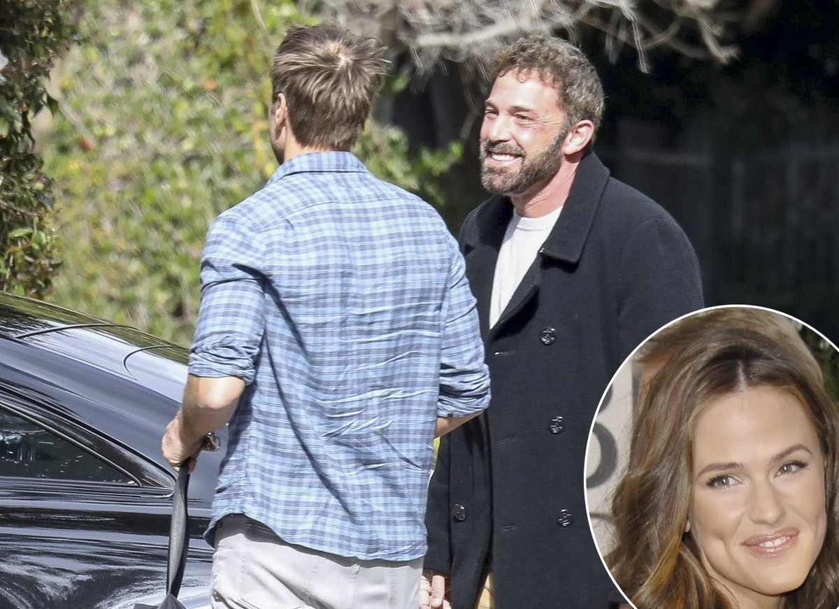 Ben Affleck abre sorrisão ao encontrar namorado da ex, Jennifer Garner