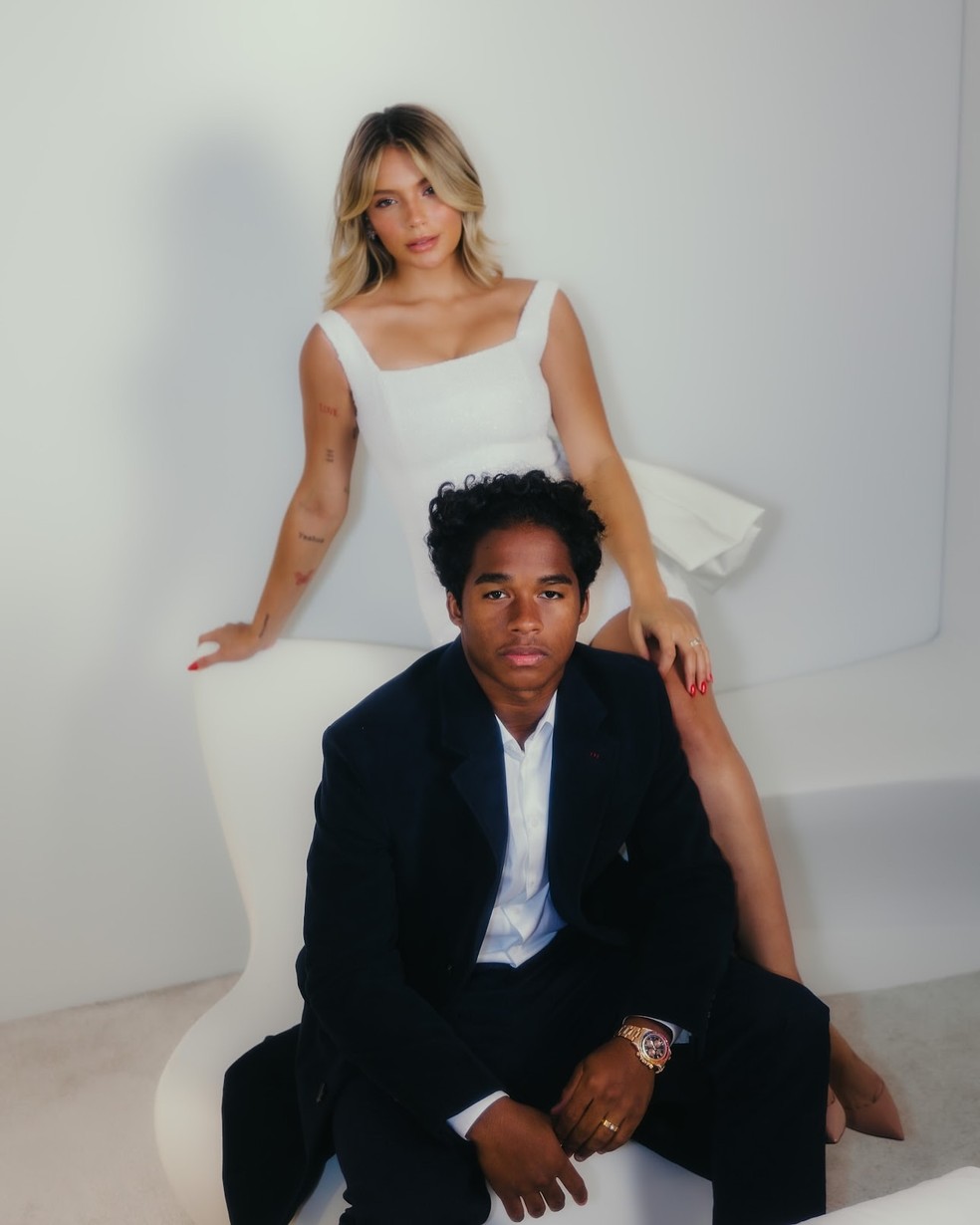 Jogador Endrick e Gabrielly Miranda oficializam união: 'Enfim, casados'