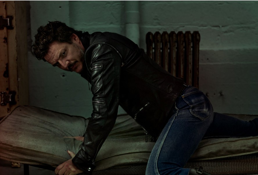 Pedro Pascal De The Last Of Us E Mandalorian Leva Fãs à Loucura Com Ensaio Sexy