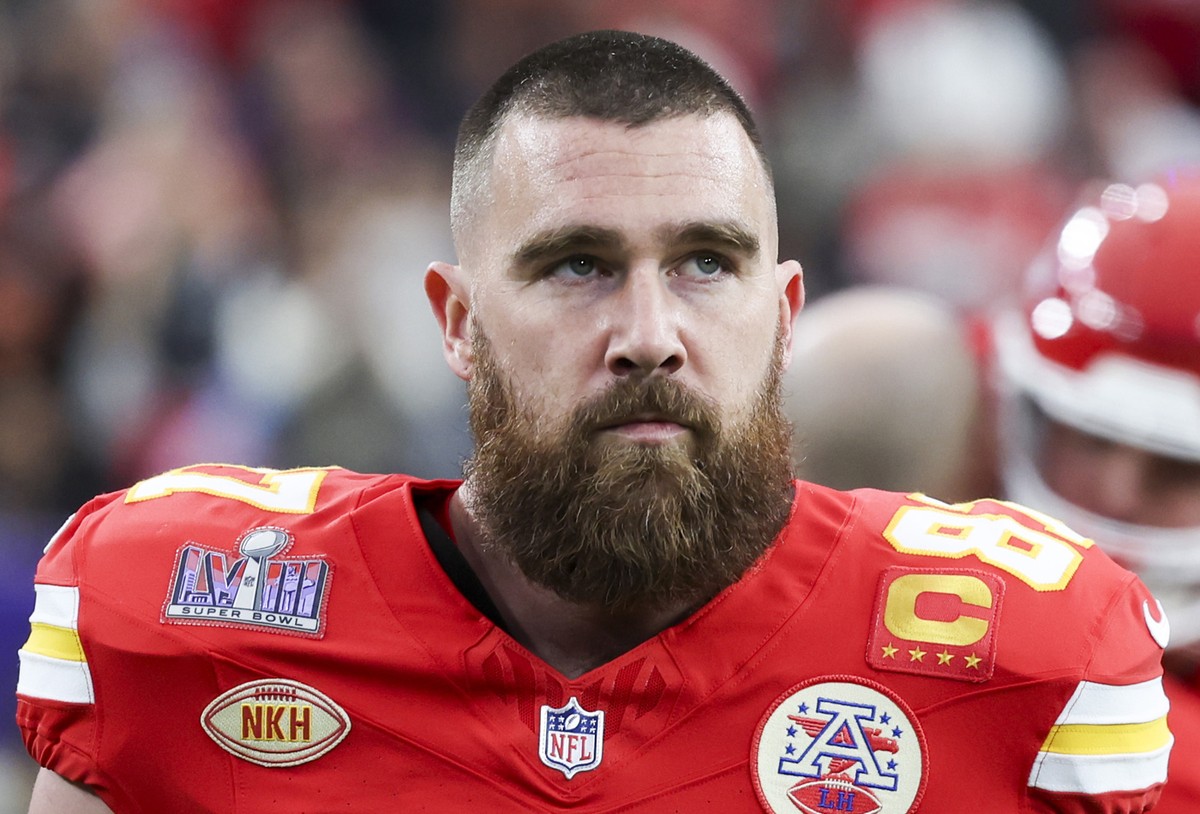 Travis Kelce lamenta tiroteio após vitória do Kansas City no Super Bowl ...