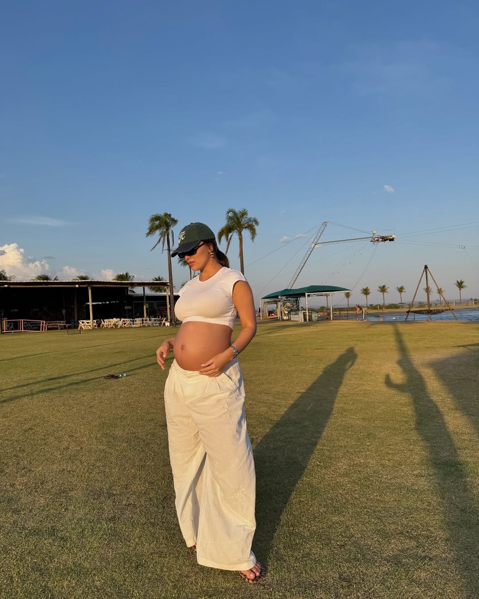 Grávida de 8 meses, Rafa Kalimann exibe barrigão e compartilha momentos ...
