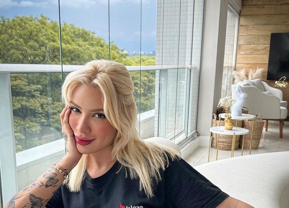 Saiba tudo sobre: Karoline Lima