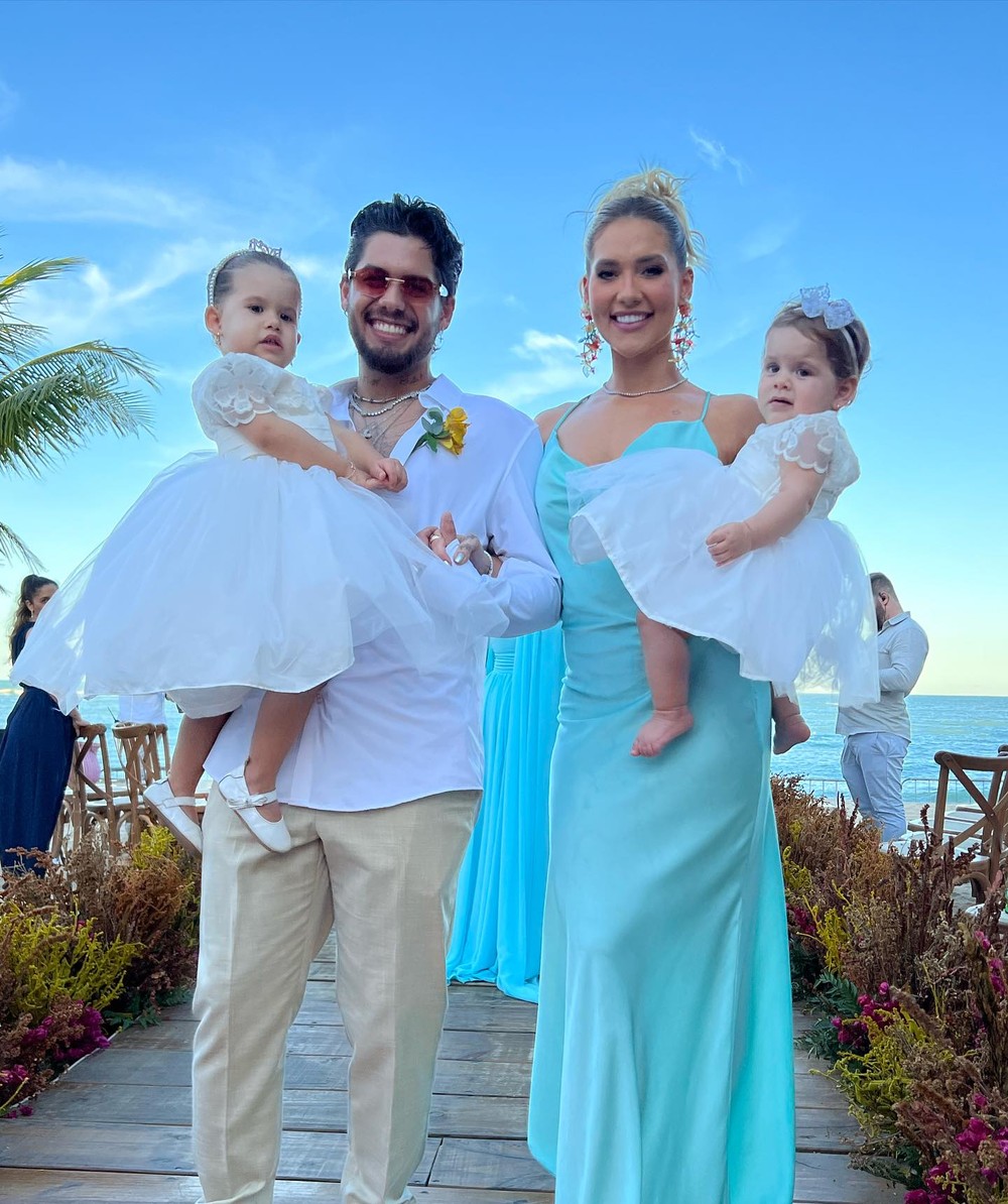 Virginia impressiona com palco gigante para aniversário de Maria Flor