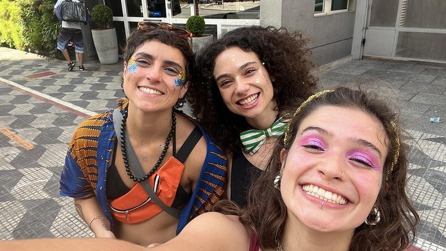 Lembra dela? Victoria Rossetti, de 'Pantanal', curte pós-Carnaval e ...