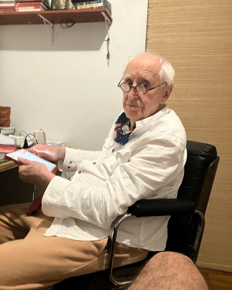 Zé Celso Martinez Corrêa é internado com queimaduras no corpo após ...