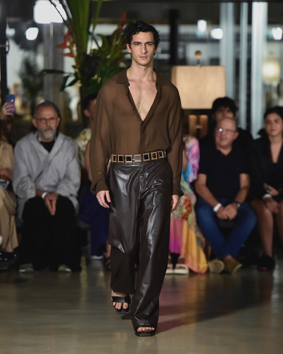 Saiba quem é Jullio Reis, noivo de Manu Gavassi