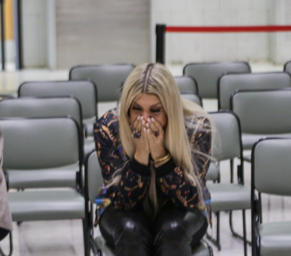 Cantor Nahim é velado em cerimônia aberta ao público em São Paulo