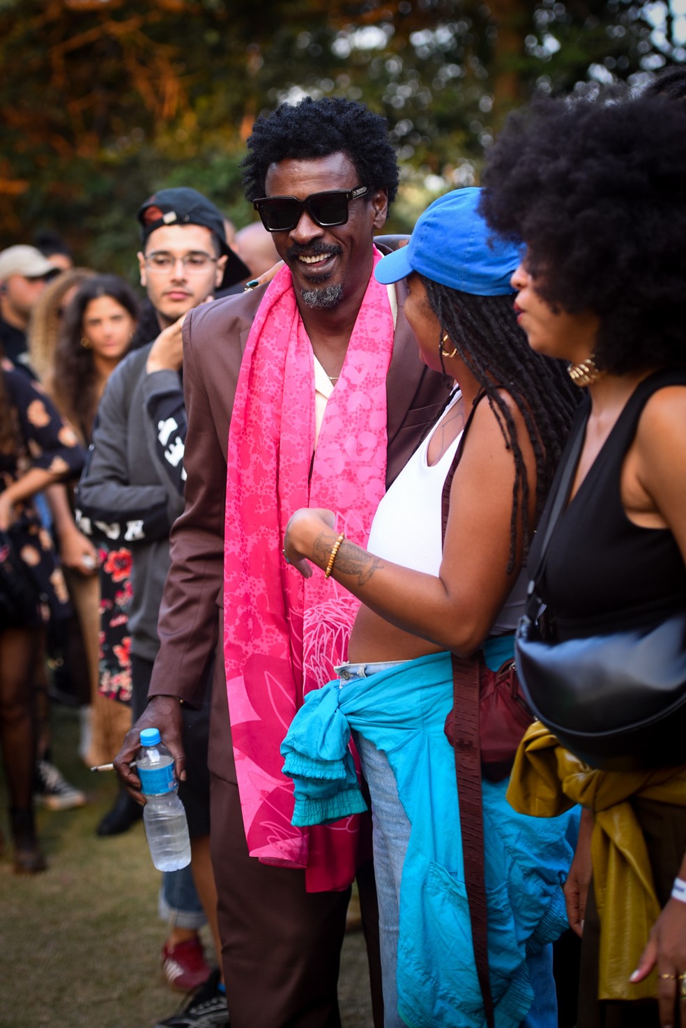 Seu Jorge prestigia show da filha, Flor, em seu primeiro festival em ...