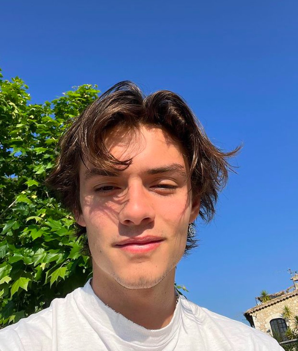 Olivia Rodrigo está namorando Louis Partridge, ator de 'Enola Holmes ...