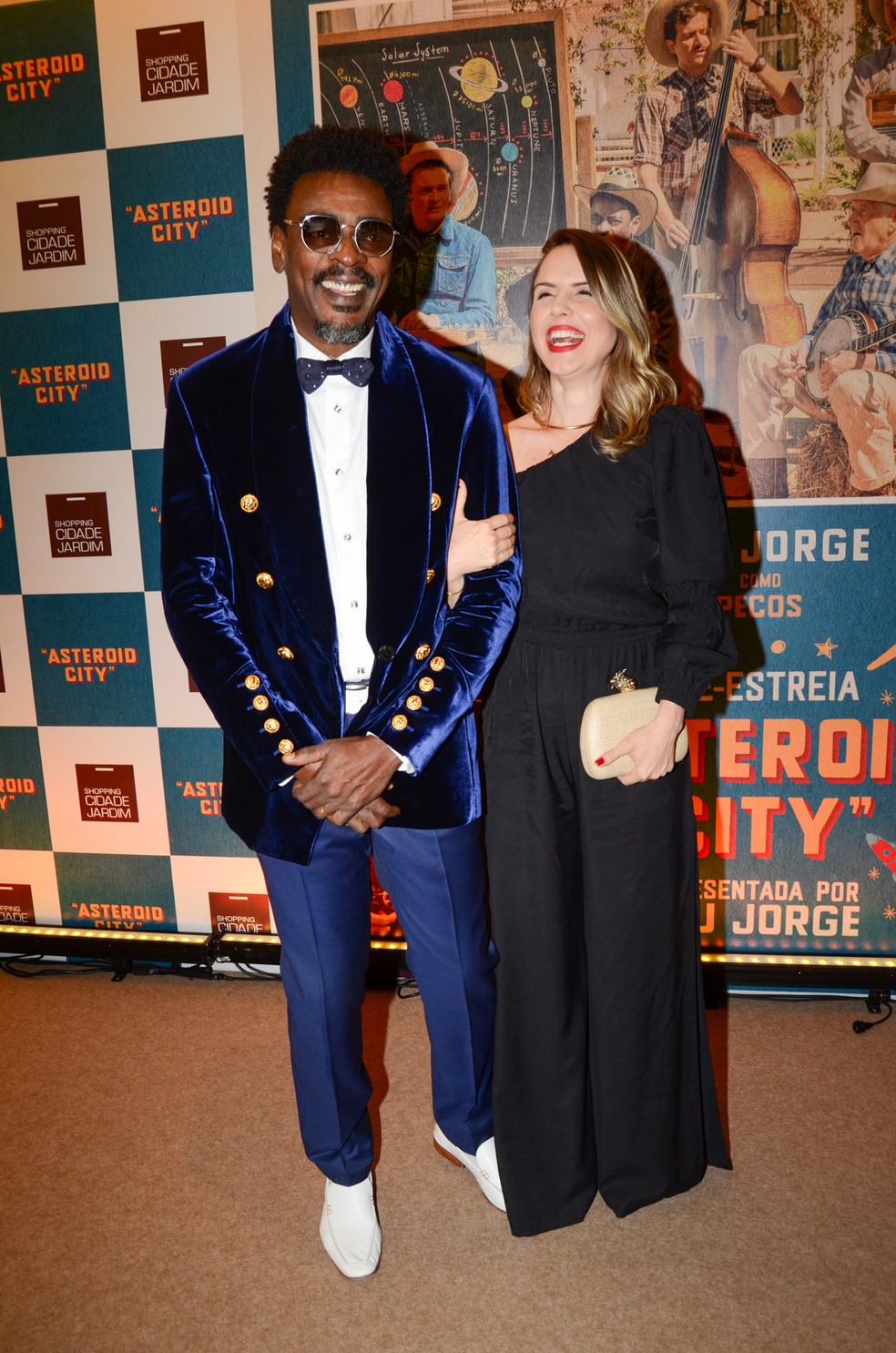 Seu Jorge curte 'vale night' com Karina Barbieri após nascimento do ...