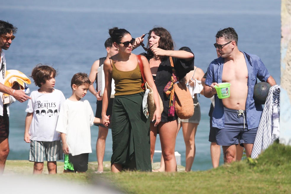 Separados, Sophie Charlotte e Daniel de Oliveira curtem dia na praia ...