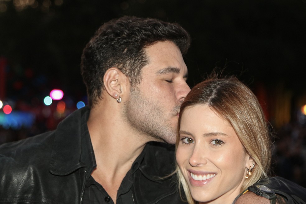 Rodrigo Mussi, Amanda Meirelles e mais ex-BBBs curtem show em clima de ...