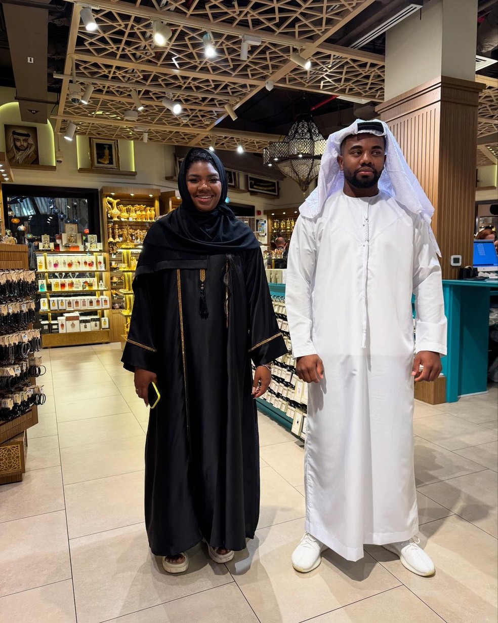 Davi Brito abre álbum de viagem por Dubai com a irmã, Raquel Brito; veja