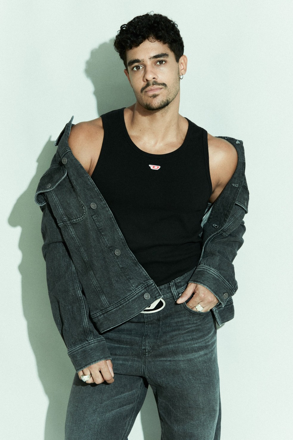 Igor Fernandez, o Sombra de 'Os Donos do Jogo': 'Aprendi a viver com pouco'