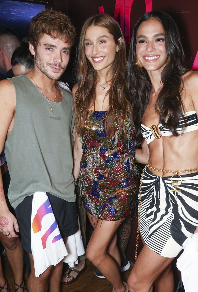 Sem Shawn Mendes, Bruna Marquezine curte Carnaval de Salvador com Sasha ...