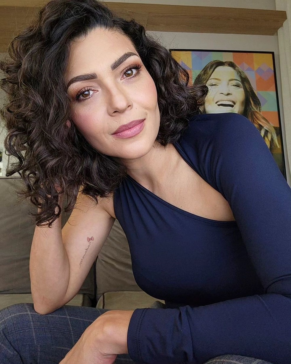 Comediante de 'A Praça é Nossa' é internada na UTI: 'Tive um apagão'