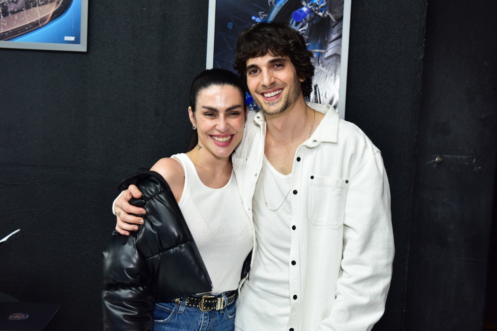 Fiuk recebe irmãs, a mãe e ex-BBBs em seu aniversário com festa ...