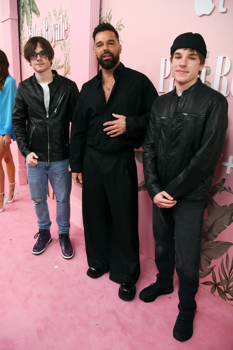 Ricky Martin faz aparição rara com os filhos de 15 anos em première de ...