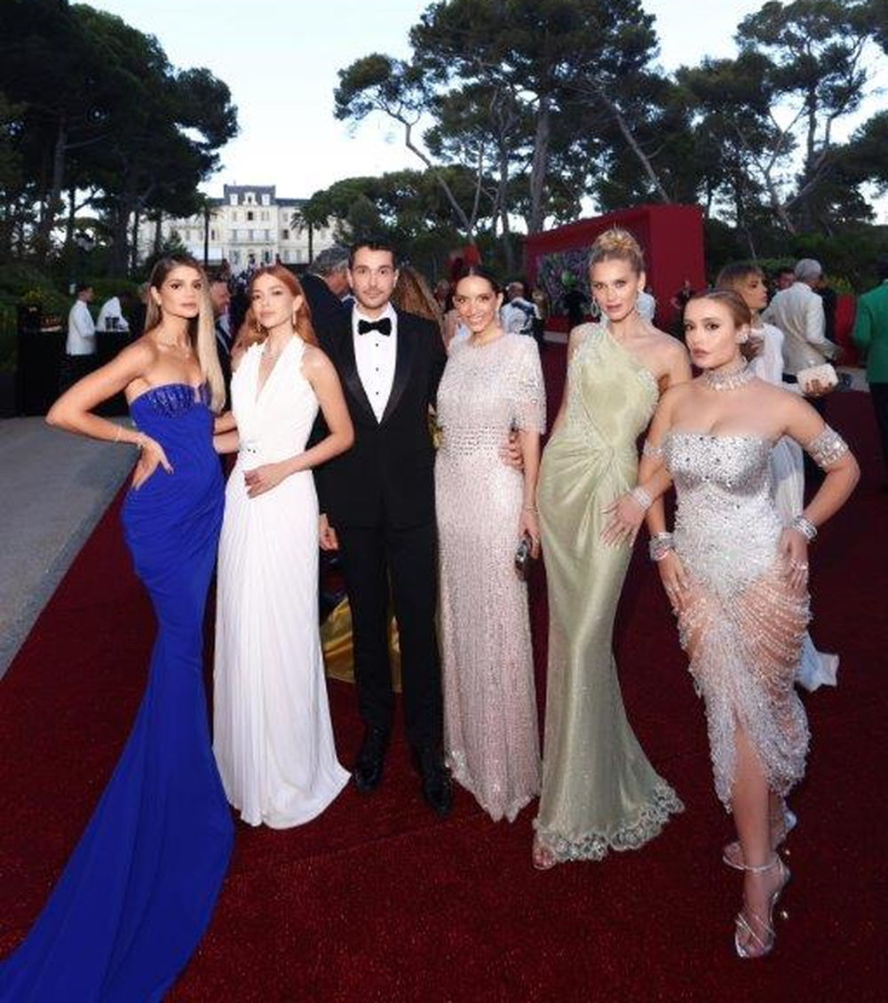 Marina Ruy Barbosa, Gkay, Tyga e mais famosos comparecem ao baile de ...