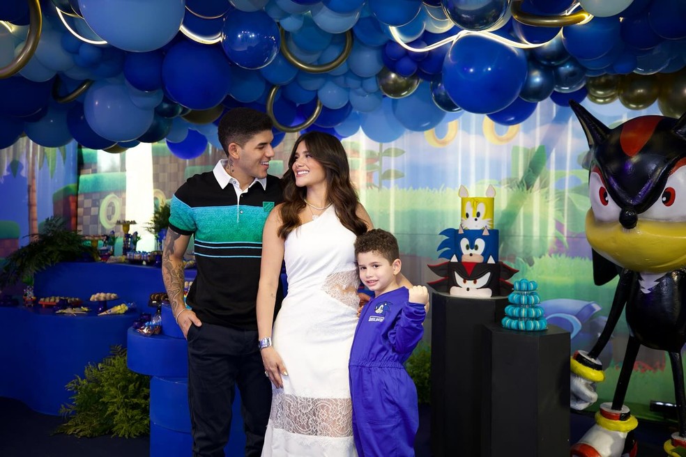 Ingra Soares e Zé Vaqueiro celebram aniversário do filho caçula